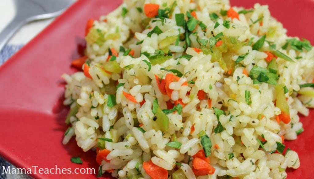 This Easy Rice Pilaf Recipe Makes The Perfect Side Dish - Mama Teaches